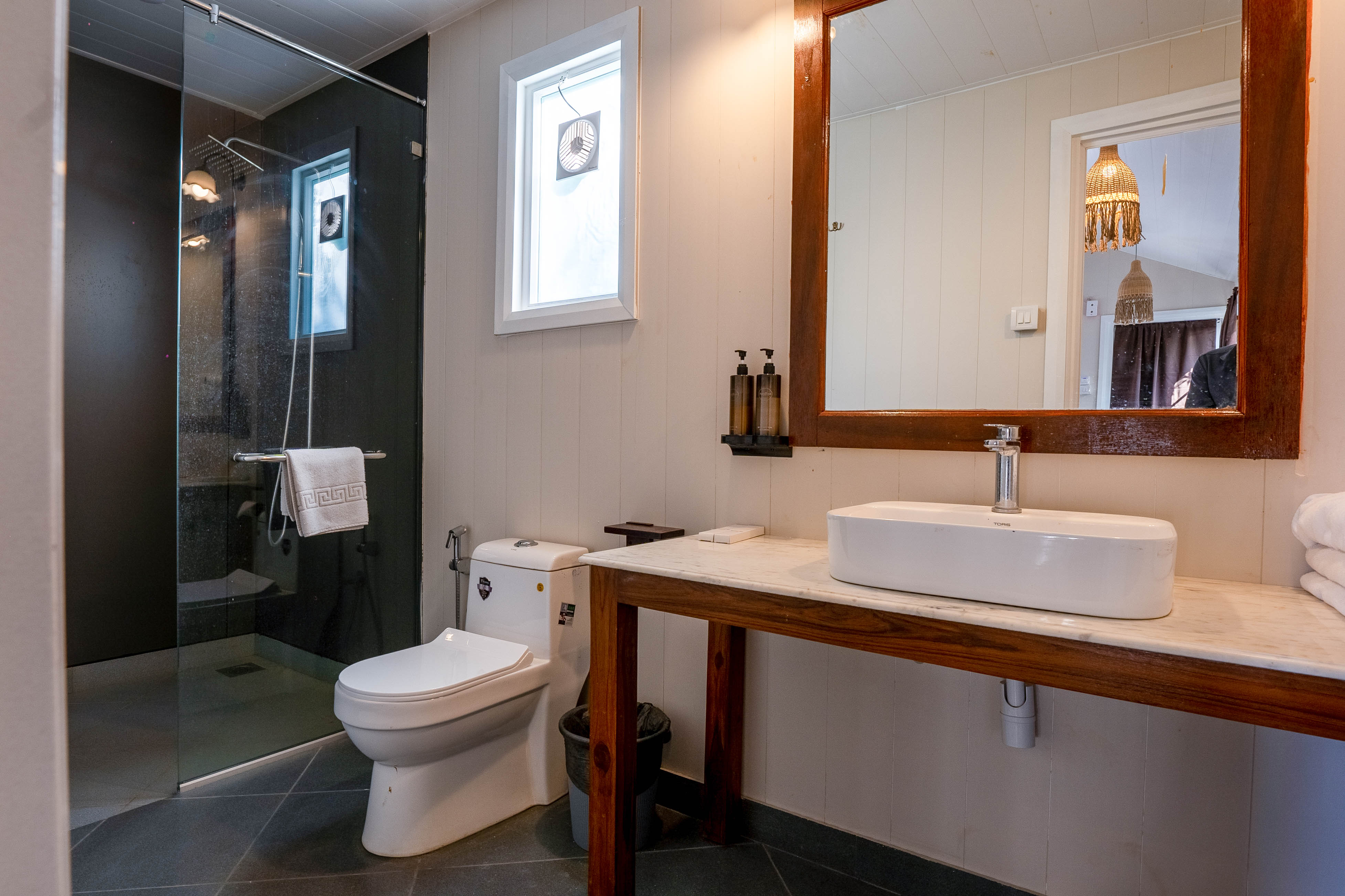 Designed stay with Serene Pond Anchaviyo